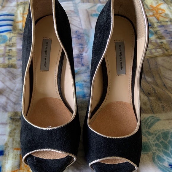 Classiques Entier | Shoes | Classique Entier Black And Gold Pumps ...
